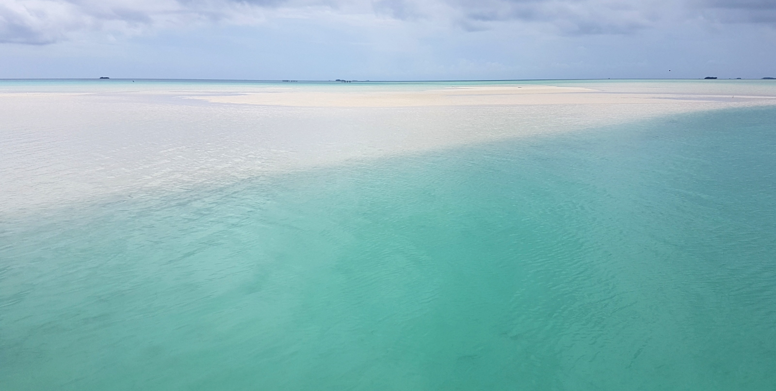 Excursions au lagon vert et aux sables roses