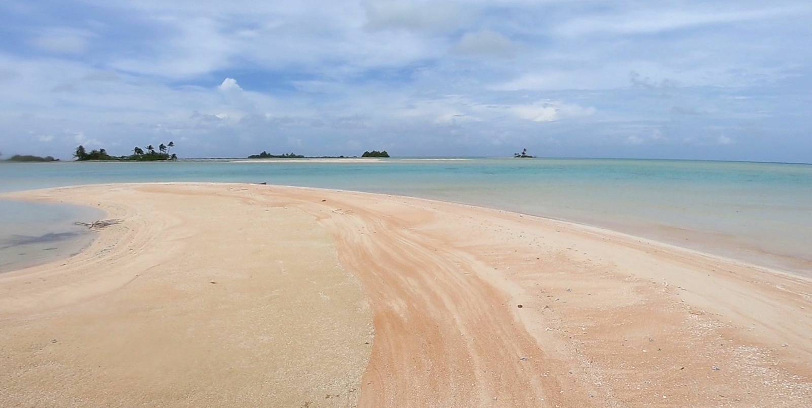 Excursions au lagon vert et aux sables roses