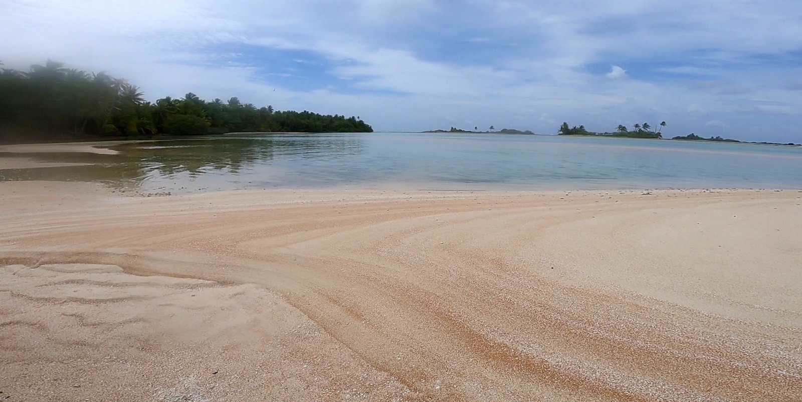 Excursions au lagon vert et aux sables roses