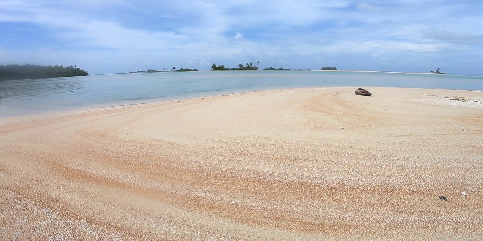 Excursions au lagon vert et aux sables roses